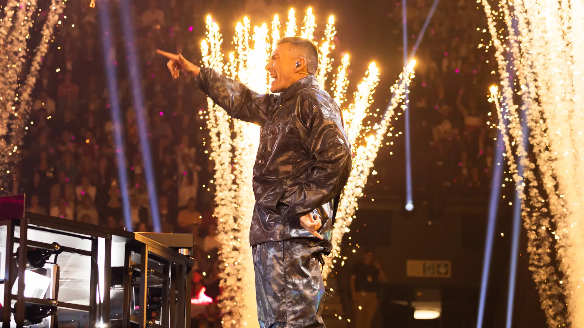 San Marino: Gabry Ponte - "Tutta l'Italia" | ESC-Finale 2025 ...
