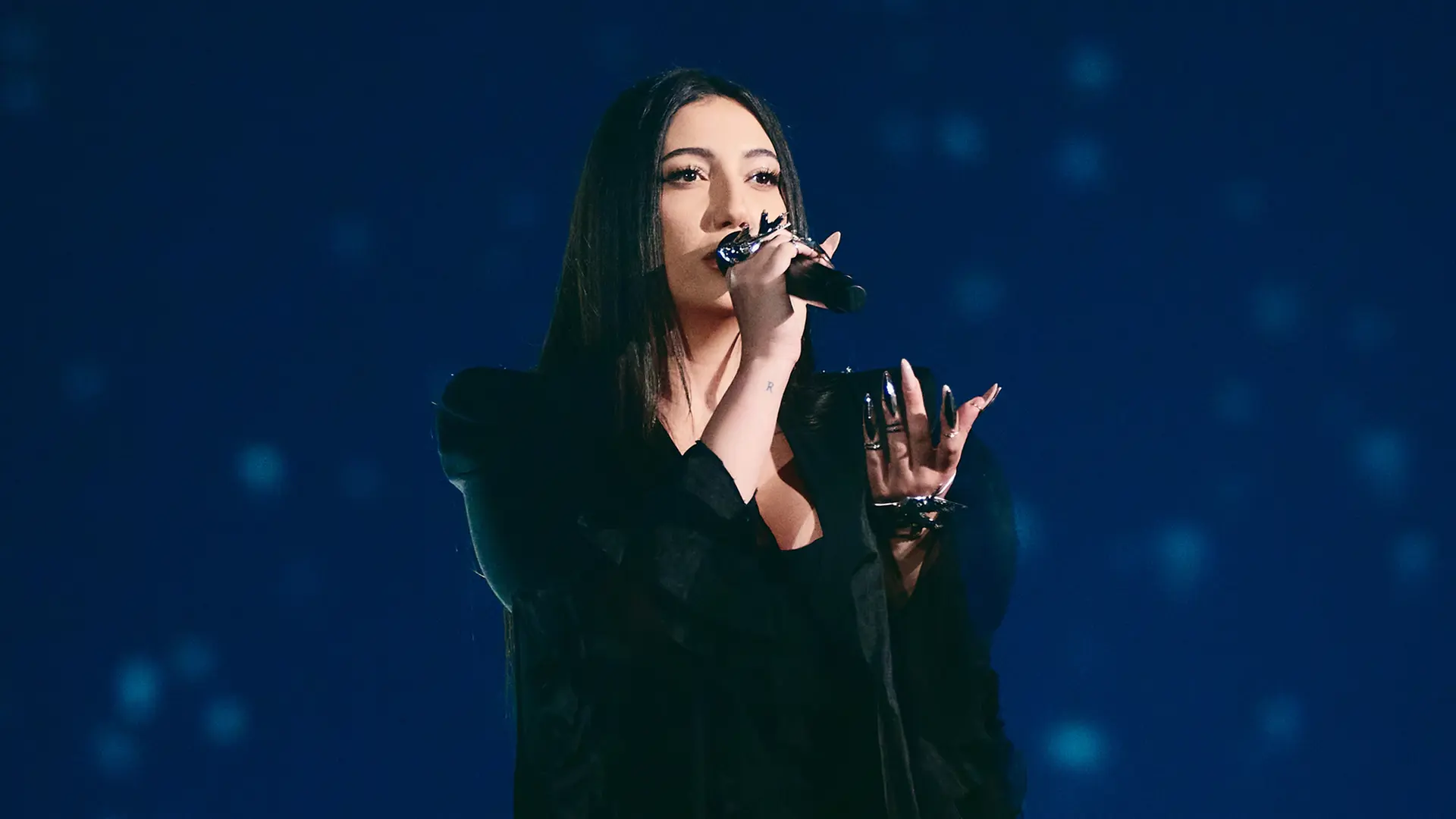 Newcomerin Yuval Raphael tritt für Israel beim ESC 2025 an | eurovision.de